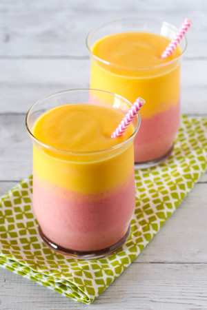 dairy free strawberry mango smoothie - Sarah Bakes Gluten Free