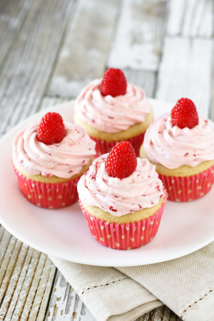 gluten free vegan raspberry vanilla cupcakes - Sarah Bakes Gluten Free